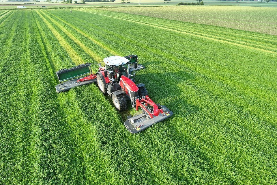 Nuevas segadoras y rastrillos de Massey Ferguson